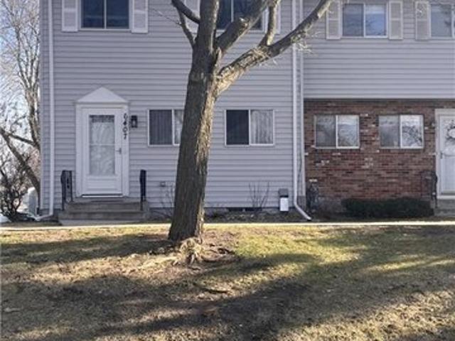 6407 15th St N, Oakdale, MN 55128