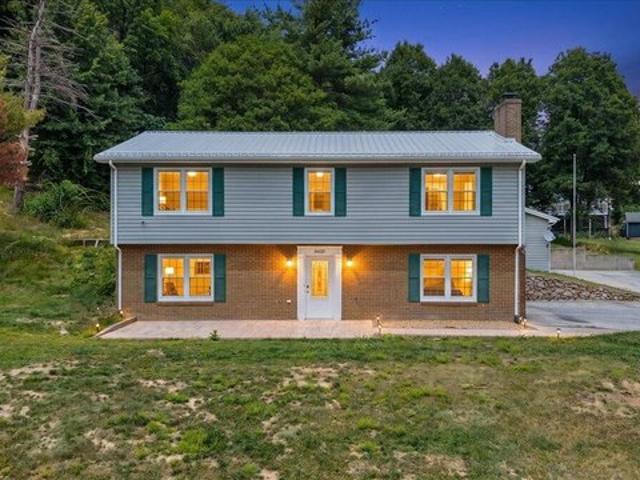 6408 Orchard View Ln, Roanoke, VA 24018