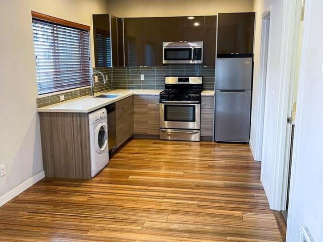 6408 Phinney 2 Bedroom Apartment for Rent at 6408 Phinney Ave N, Seattle, WA 98103 Phinney Ridge