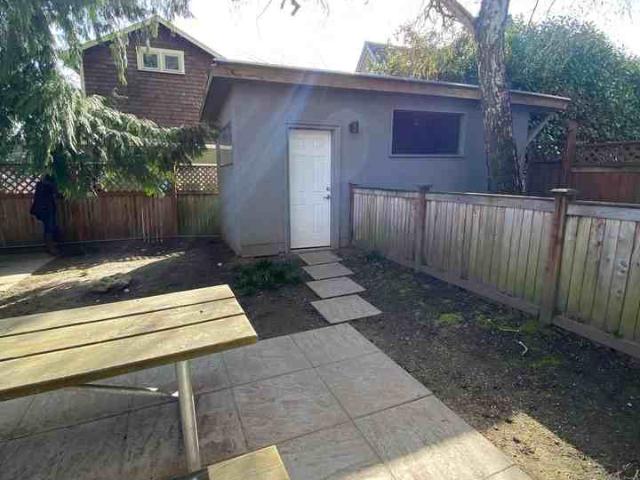 6408 Phinney 2 Bedroom Apartment for Rent at 6408 Phinney Ave N, Seattle, WA 98103 Phinney Ridge