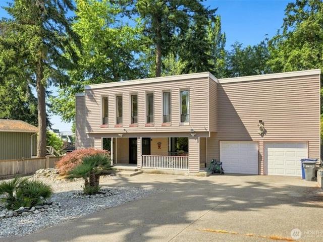 6409 Chennault Beach Dr, Mukilteo, WA 98275