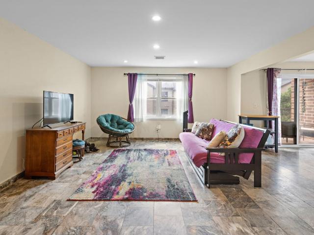 6409 Granton Ave # 1B