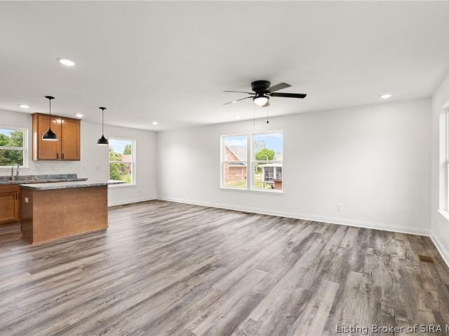 6409 Sunset Loop