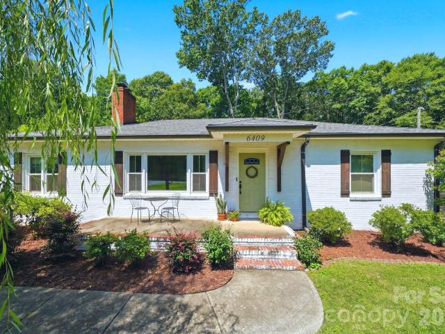 6409 Woodland Circle