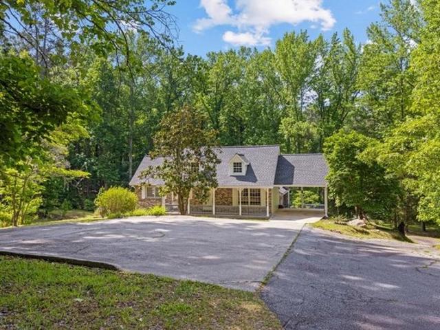 6400 Mixon Rd, Chattahoochee Hills, GA 30268