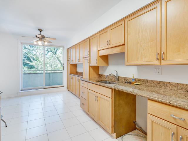 6400 N Cicero Avenue # 212