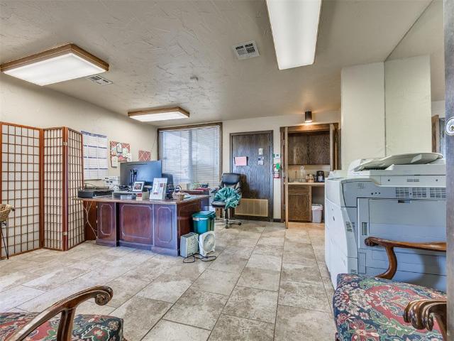 6400 N Santa Fe Avenue # B