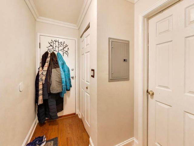6400 N RIDGE Boulevard # 402
