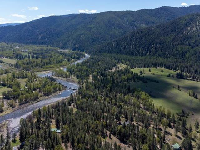6400 Boondock Ln, Clinton, MT 59825
