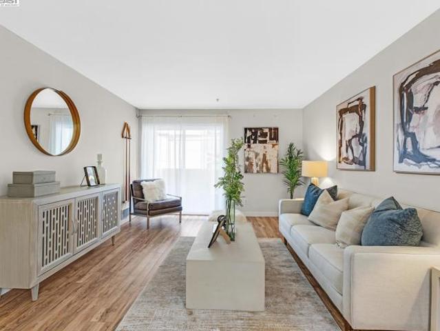 6400 Christie Ave #4217, Emeryville, CA 94608