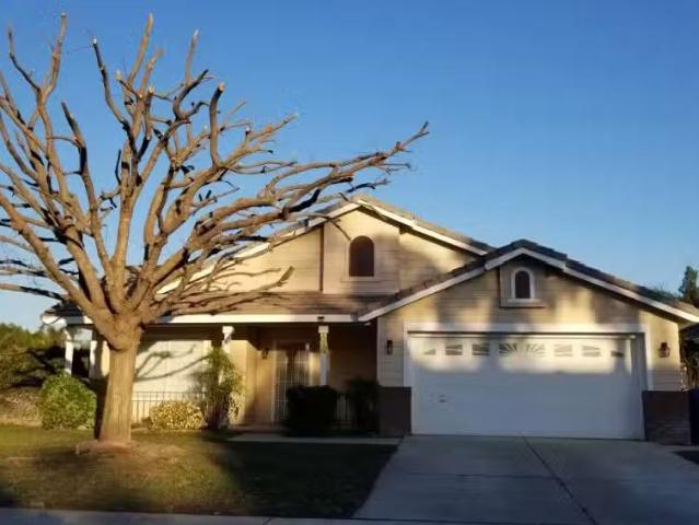 6400 Green Garden Dr, Bakersfield, CA 93313