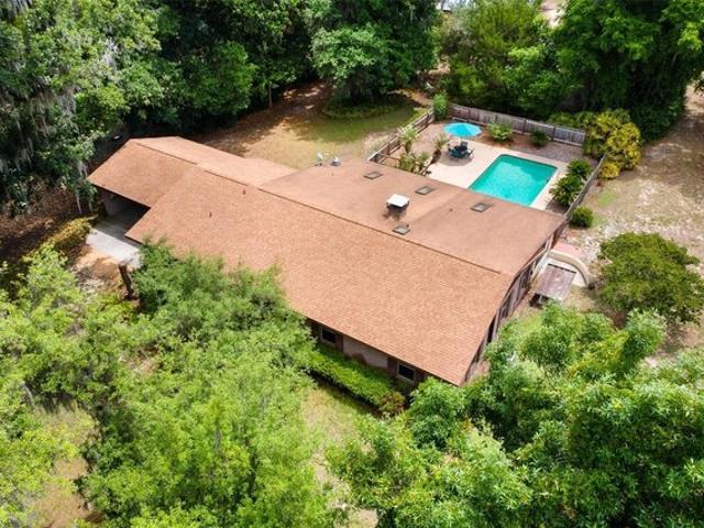 6400 Sunnyside Dr, Leesburg, FL 34748