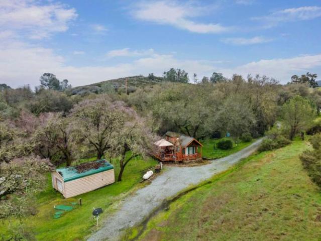 6401 Hogan Dam Rd, Valley Springs, CA 95252