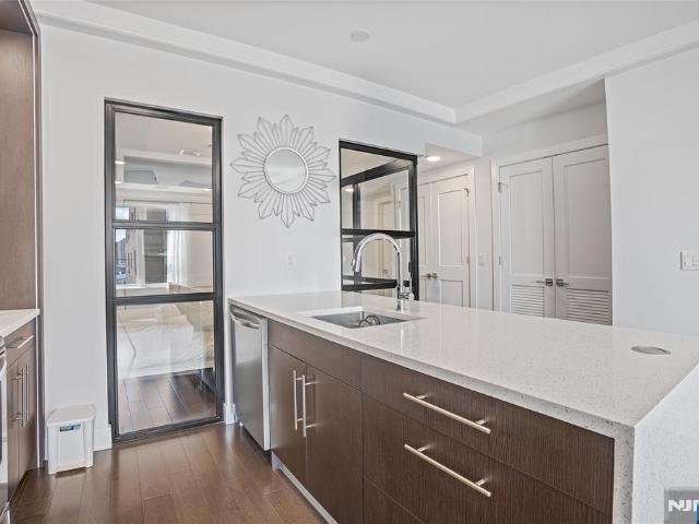 6401 Park Avenue # 401
