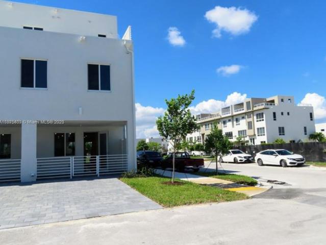 6401 103 Pl NW #101, Doral, FL 33178