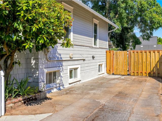6402 SE 89TH AVE