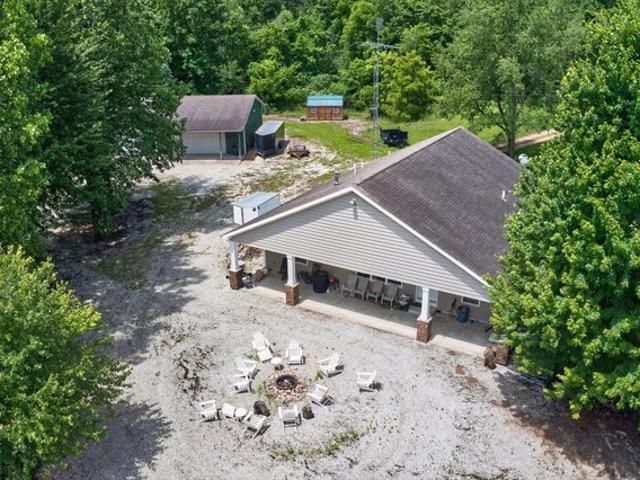 64030 Chain Lake St, Cassopolis, MI 49031