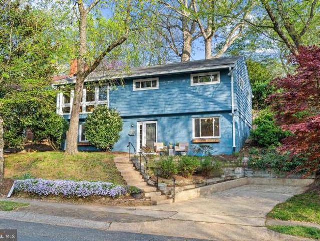 6403 W Halbert Rd, Bethesda, MD 20817
