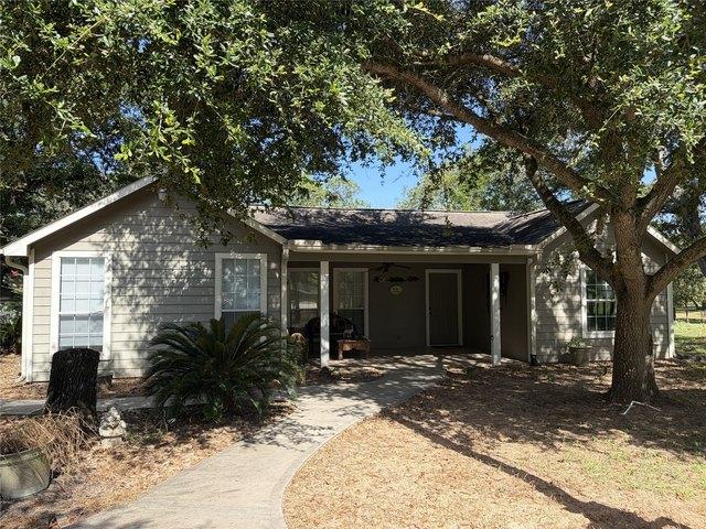 640 County Road 119, Hallettsville, TX 77964