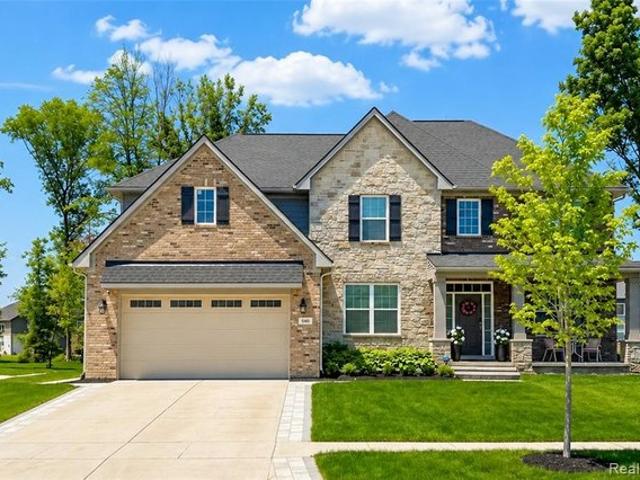 640 Allegheny Dr, Southfield Township, MI 48178
