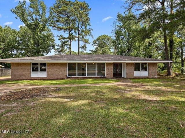 640 Briarwood Dr, Jackson, MS 39211