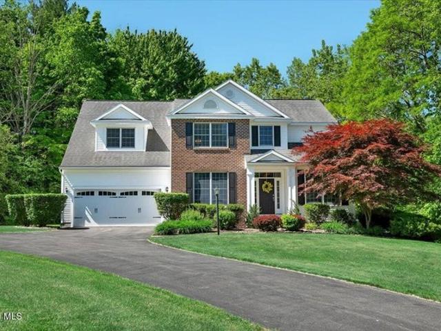640 Grooms Rd, Clifton Park, NY 12065