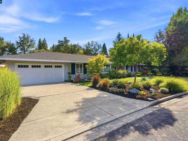 640 Dolphin Dr