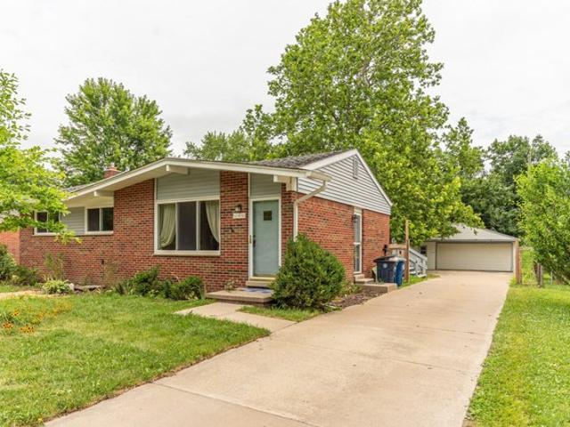 640 Dellwood Dr, Ann Arbor, MI 48103