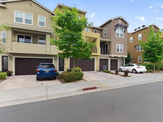 640 Jade St, Petaluma, CA 94952