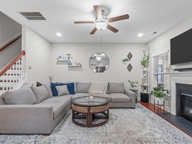 640 Lone Pine Loop