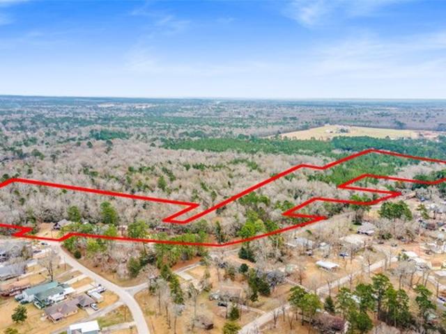640 Lake Livingston Blvd, Livingston, TX 77351