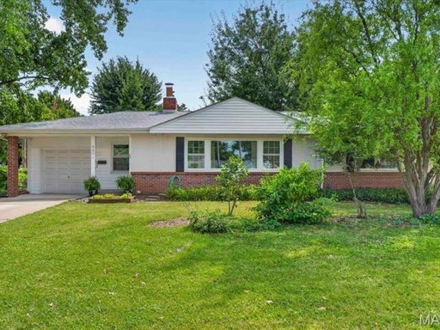 640 Lewiston Dr, Saint Louis, MO 63122