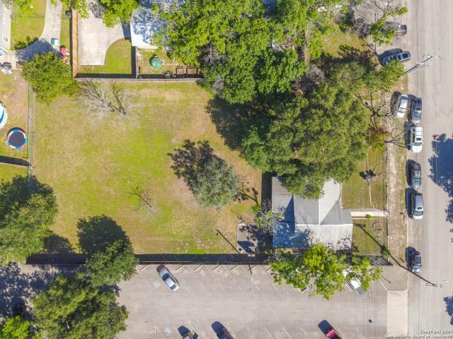 640 N Houston Ave, New Braunfels, TX 78130 | MLS #1886 | Compass