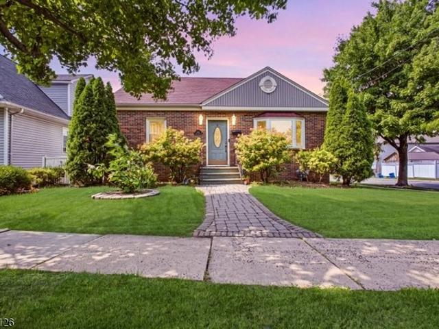 640 New York Ave, Lyndhurst, NJ 07071
