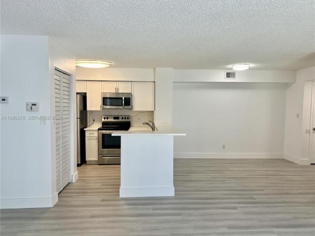 640 S Park Rd, Unit 124, Hollywood, FL 33021 | MLS #A11980 | Compass