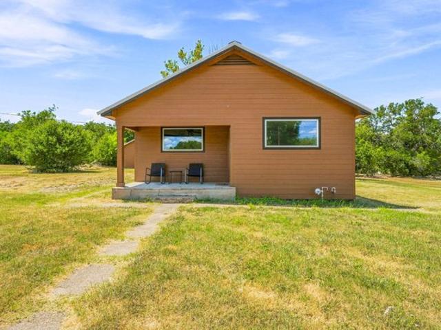 640 S Preston St, De Leon, TX 76444