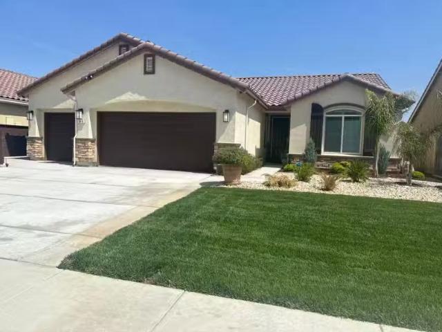 640 Pinelli Dr, Los Banos, CA 93635