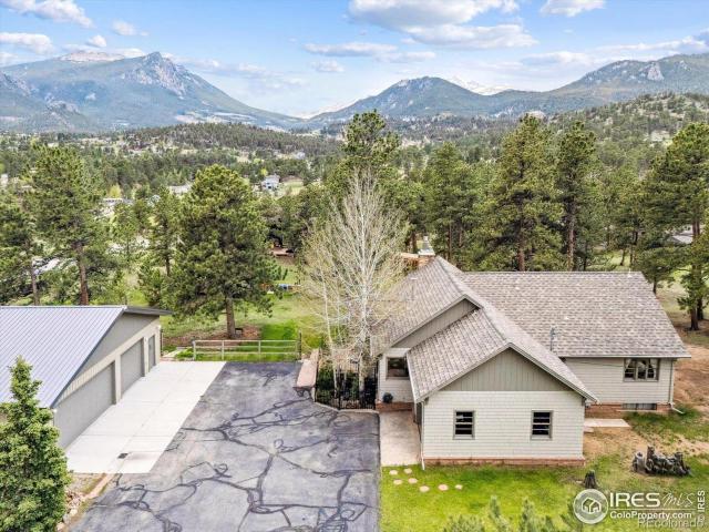 640 Pinewood Lane