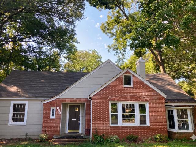 640 Plymouth St, 5 beds, 3 full baths