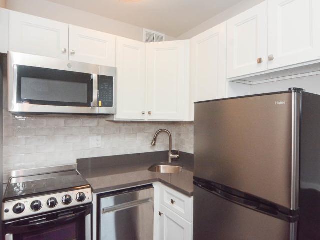 640 w wrightwood avenue # 201