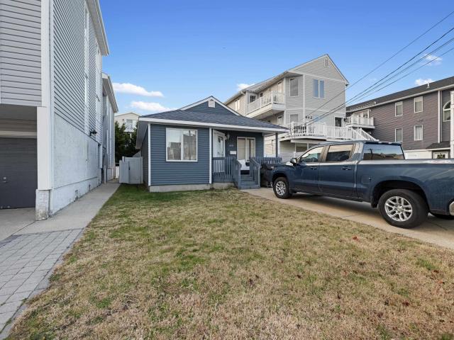 640 W Pine Ave, North Wildwood, NJ 08260 | MLS #253524 | Compass