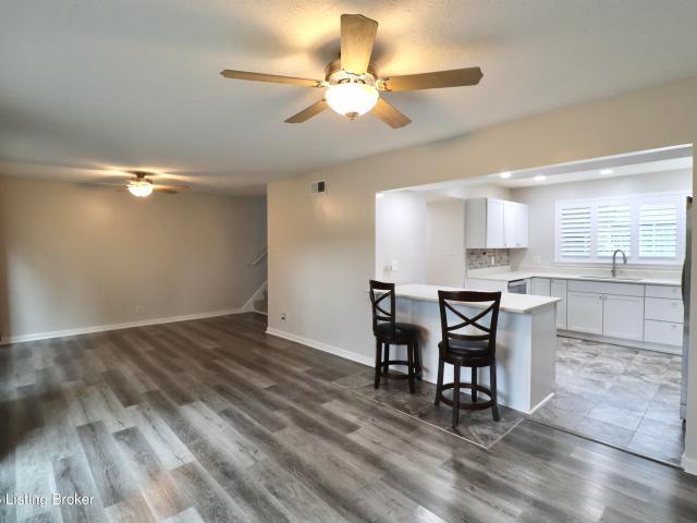 640 Zorn Ave 8A