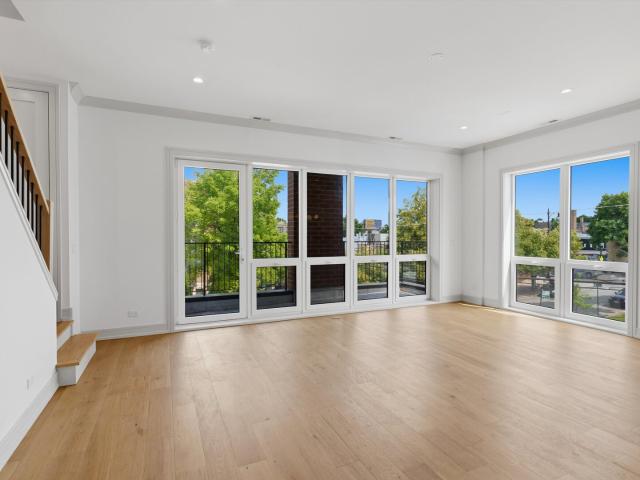 6414 N Francisco Avenue # 202