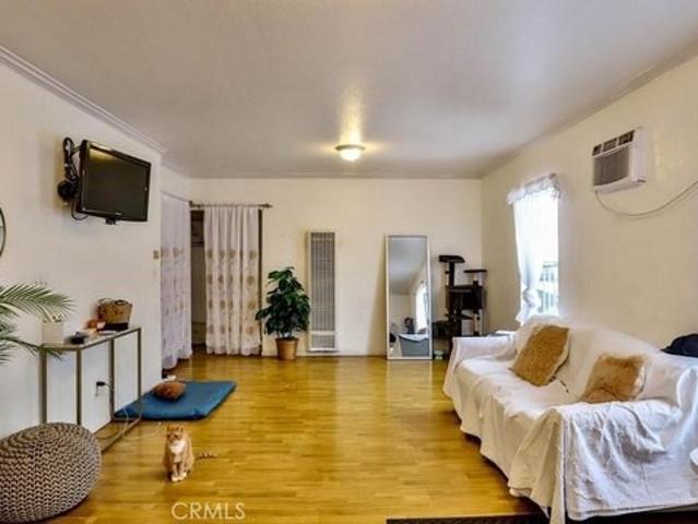 6414 S Hoover St, Los Angeles, CA 90044