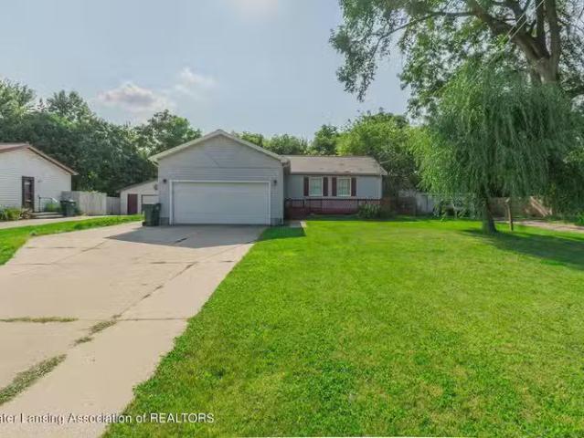 6414 S WASHINGTON AVE, LANSING, MI 48911 Single Family Residen.