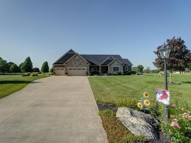 6414 Willow Lake Dr, Greenville, OH 45331