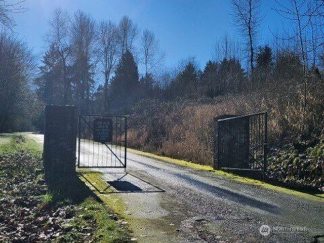 6414 74th St E, Puyallup, WA 98371