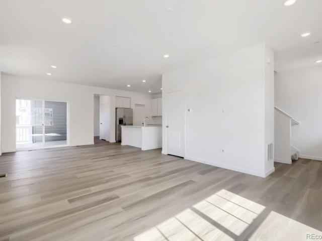 6415 Masked Lark Street