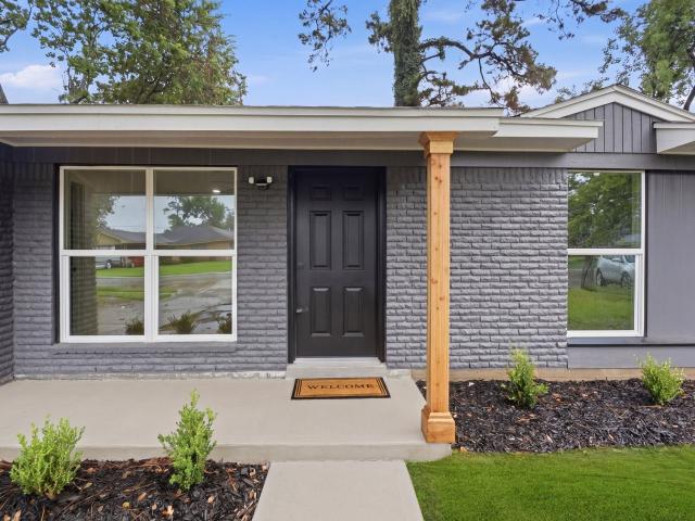 6415 Annunciation Street
