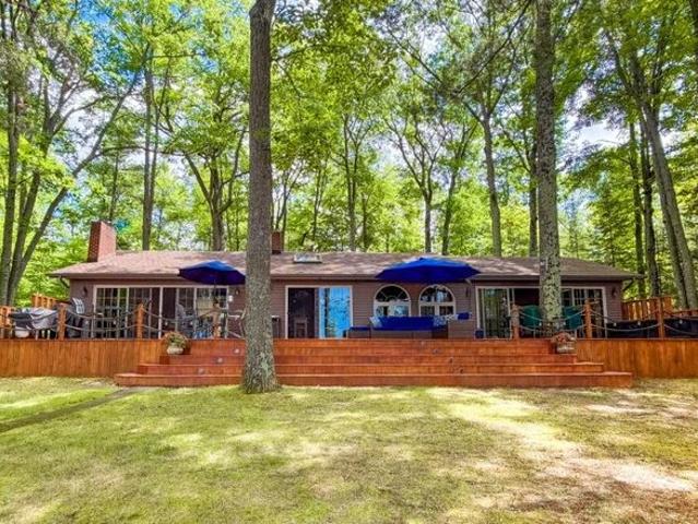 6415 Bear Springs Rd, Hubbard Lake, MI 49747